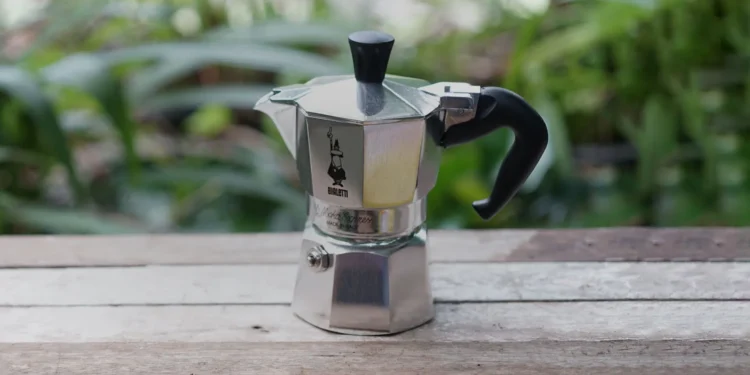 Moka Pot: Pros and Cons of This Classic Coffee Brewer